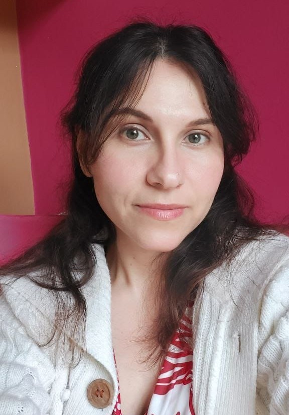 Michelle Madrid: Bajo la lluvia – Especulativas